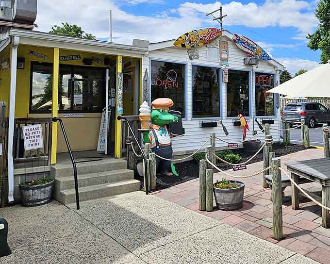 That cheerful ice cream-wielding mascot greeting you at the entrance promises exactly what's waiting inside: pure stomach joy.