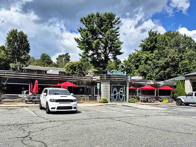 That gleaming chrome exterior isn't just for show; it's your first clue that time travel is possible through breakfast.