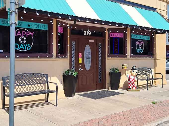 That cheerful Big Boy statue outside isn't just decoration; he's basically the maitre d' welcoming you to nostalgia central.