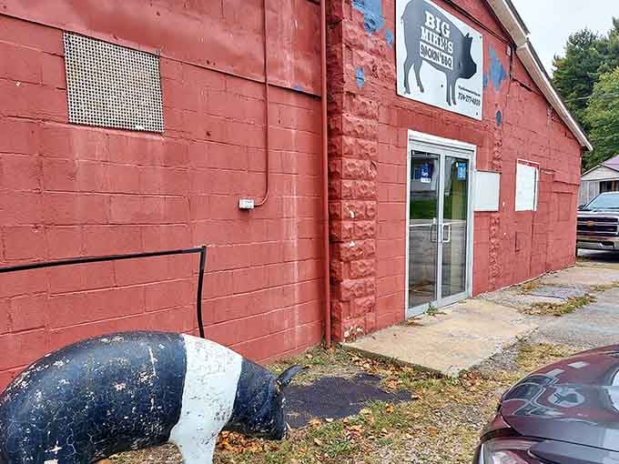 When a place looks this unassuming, you know the food inside is doing all the talking.