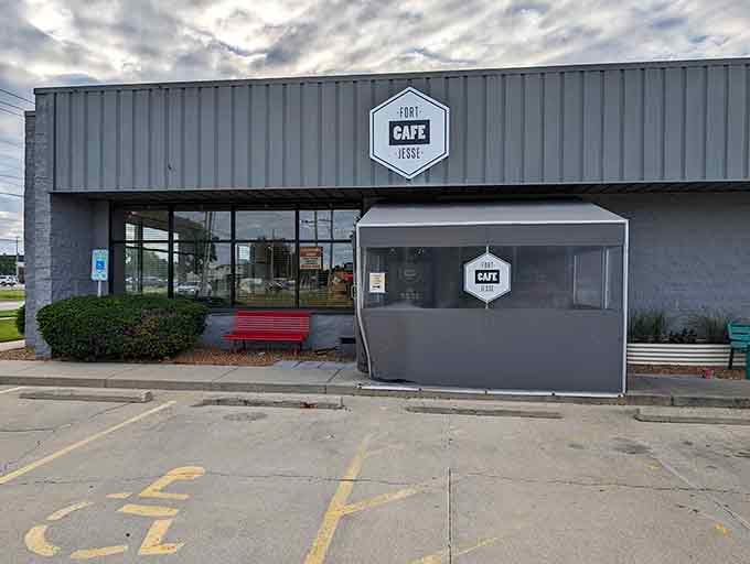 The unassuming exterior hides breakfast magic that'll make you question every morning meal you've settled for before.