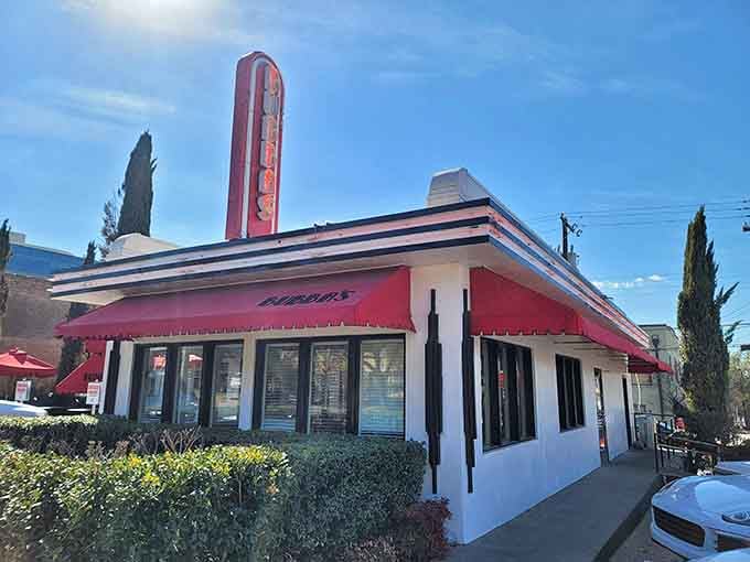 The building's classic diner architecture proves that some things never go out of style, especially when fried chicken's involved.