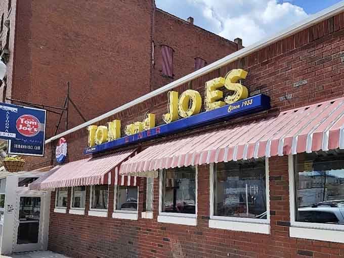 That red and white striped awning has been calling hungry people home since the Great Depression era.