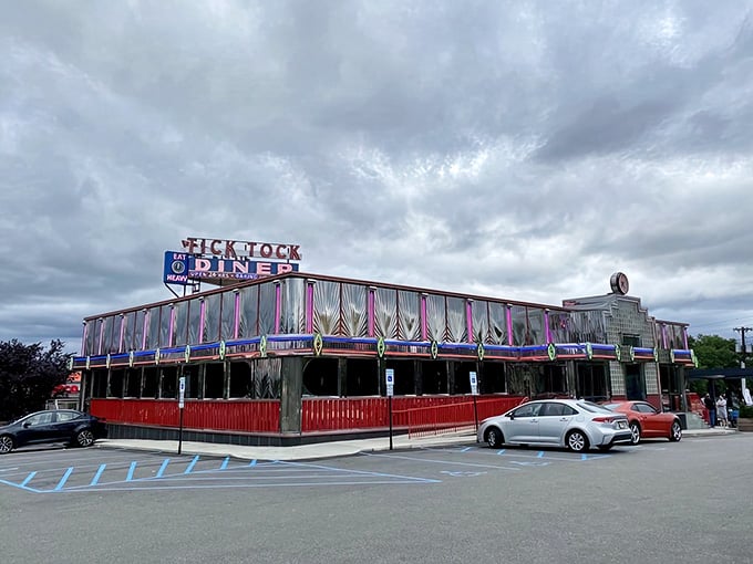 That gleaming Art Deco facade and iconic rooftop clock have been calling hungry travelers home since before GPS existed.