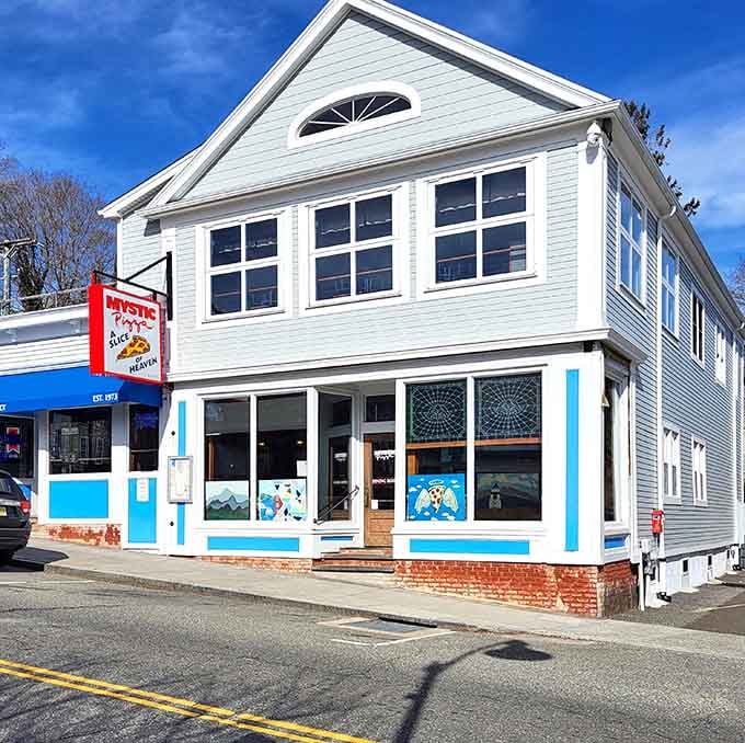 That blue and white facade has been beckoning pizza pilgrims since before Julia Roberts was a household name.