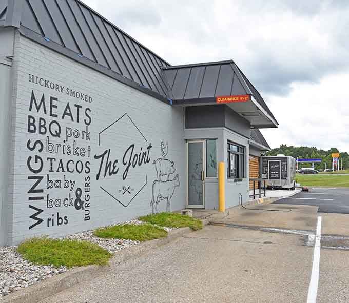 The exterior wall spells out the menu in bold letters, leaving absolutely no mystery about the delicious mission inside.