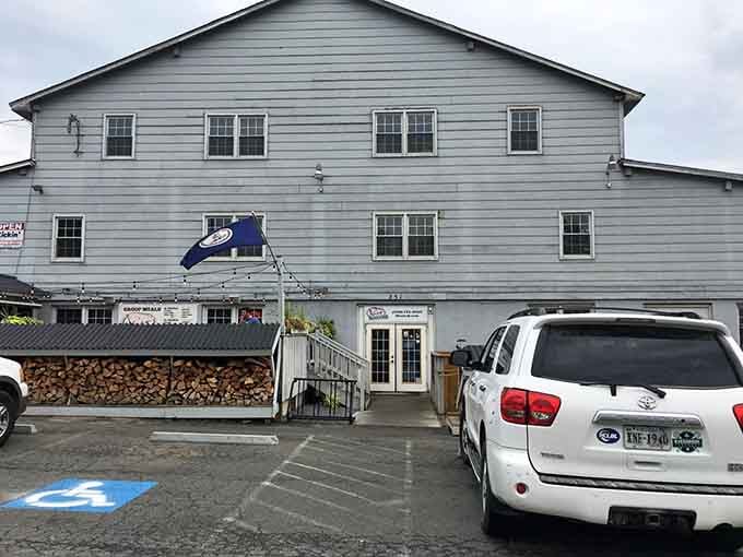 The unassuming exterior hides a smoky treasure trove that'll make your taste buds stand up and cheer.