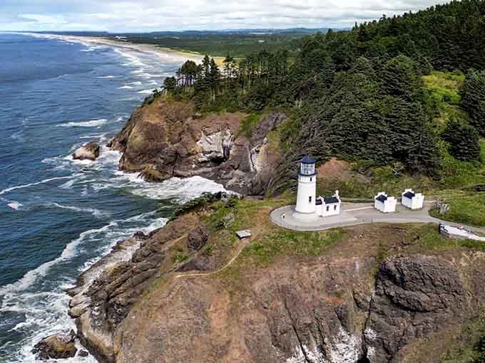 Standing sentinel over the Pacific since 1898, this beauty still knows how to make an entrance.