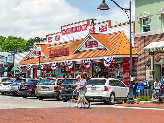 Historic Downtown Branson serves up small-town charm with brick sidewalks, local shops, and patriotic flair that feels refreshingly genuine.