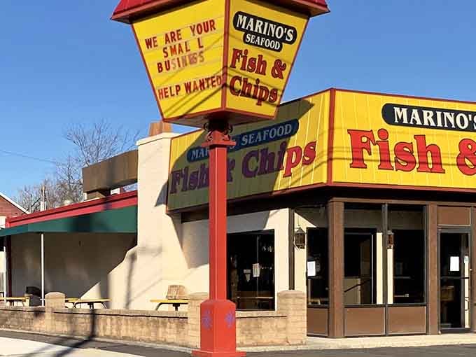 That yellow and red sign isn't subtle, and honestly, when your fish is this good, why whisper?