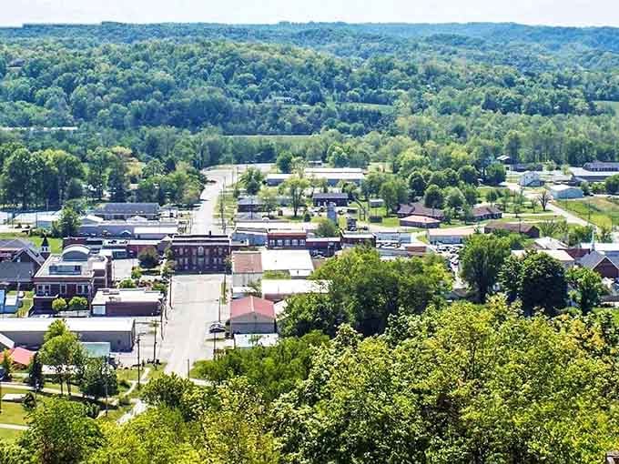 Rolling hills meet the Cumberland River in a landscape that doesn't need filters to look this good.