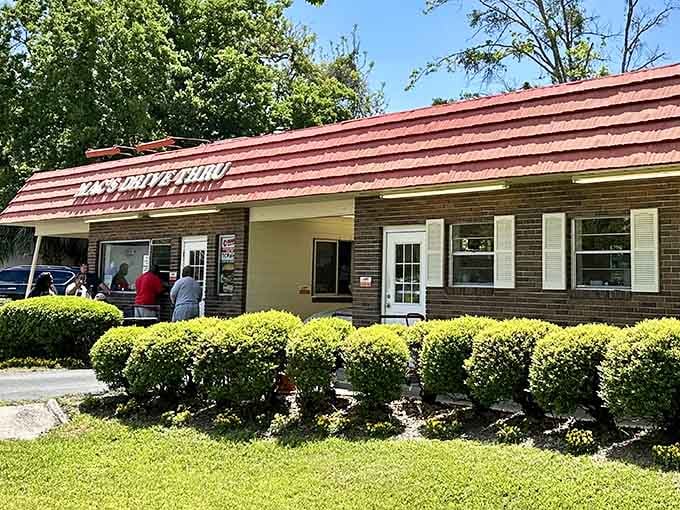That red roof has been calling hungry drivers off North Main Street for decades, and it still works.