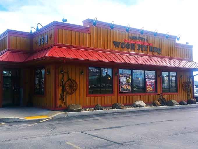 That exterior isn&rsquo;t just striking, it&rsquo;s a beacon drawing hungry souls to barbecue heaven.