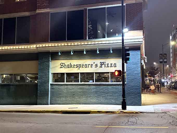 Even at night, Shakespeare's glows like a beacon calling hungry souls to their destiny.