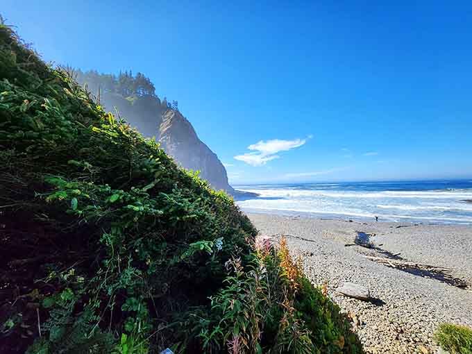 This is what happens when Mother Nature decides to show off: cliffs, waves, and pure coastal perfection.