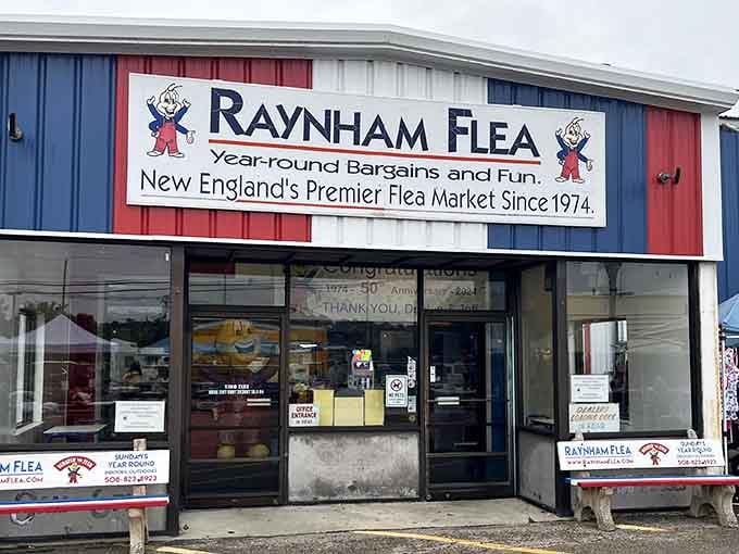 That red, white, and blue exterior isn't just patriotic, it's practically shouting "treasures inside, come find them!"