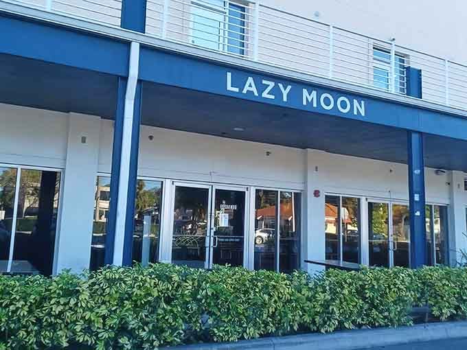 That blue awning beckons like a beacon of carb-loaded happiness on East Colonial Drive.