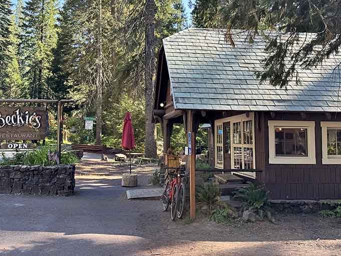 When a caf&eacute; looks this inviting from the outside, you know the pie inside is worth the drive.