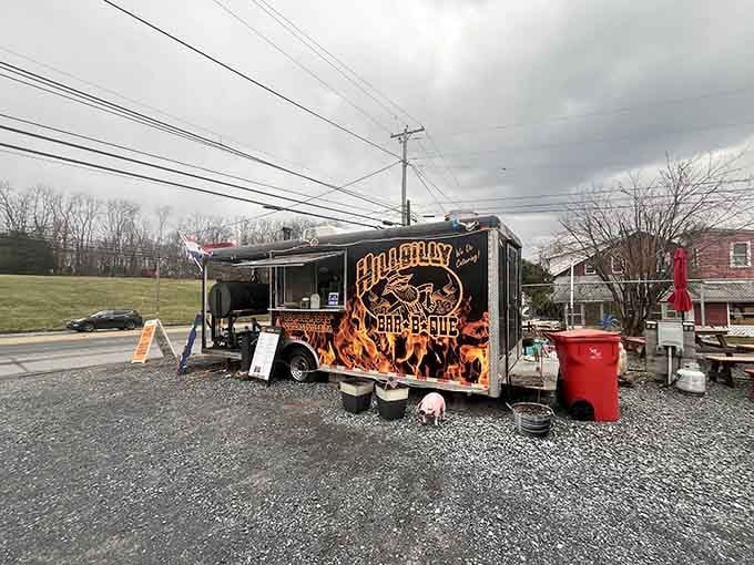 Storm clouds gathering overhead can't dampen the spirits when there's pulled pork waiting at this beloved spot.