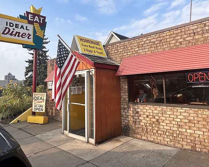 That vintage sign isn't trying to be retro, it just never stopped being cool since 1949.