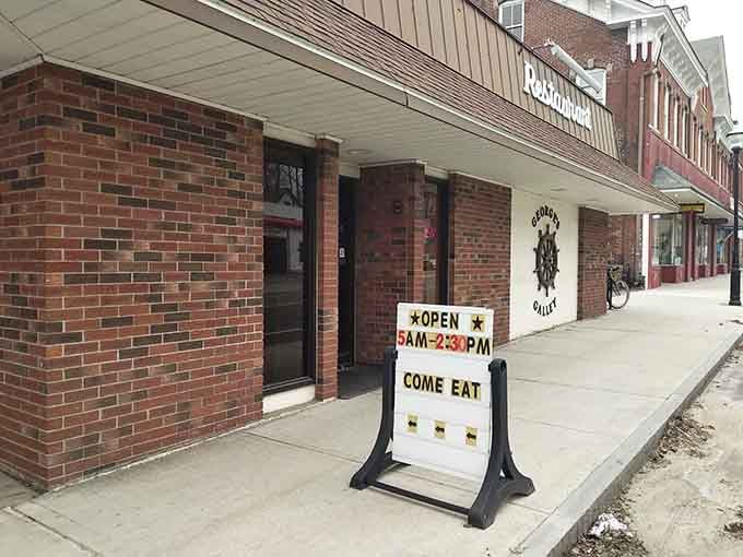 Nothing says "come eat" quite like a sidewalk sign that gets straight to the point without any fancy marketing speak.