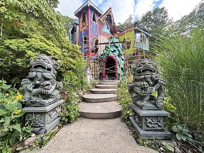 Those guardian lions have seen some things, and they're absolutely here for every glorious, colorful moment of it.