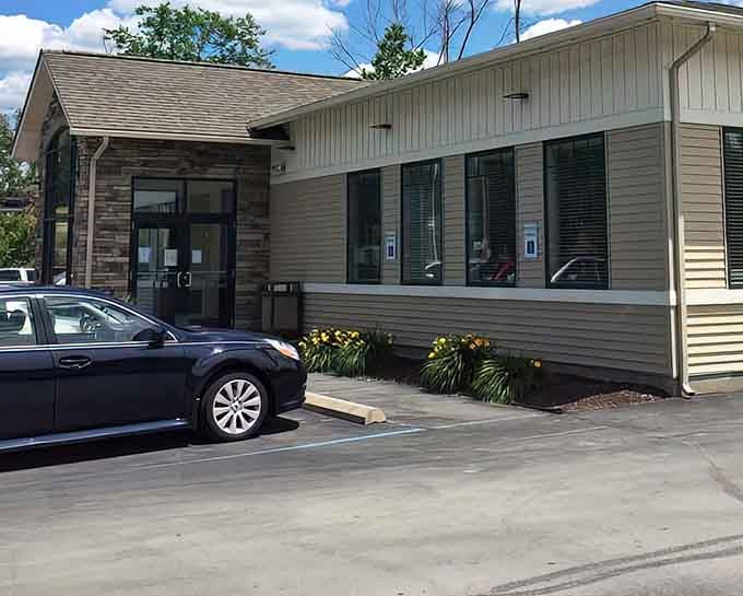 Clean lines, cheerful planters, and an honest-to-goodness family restaurant that delivers what it promises every single time.