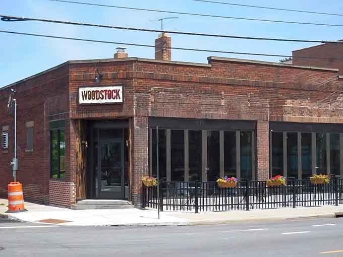 That brick exterior and corner location make Woodstock BBQ impossible to miss on your barbecue pilgrimage through Lakewood.