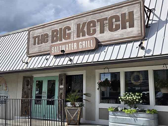 When a restaurant looks this much like a beach house, you know someone's doing something right.