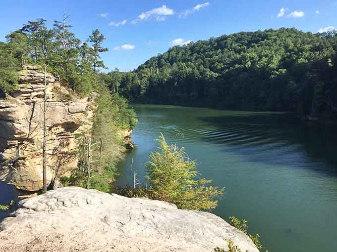 When Mother Nature decides to show off, this is what happens: pure Kentucky magic on display.