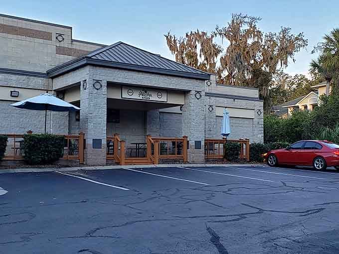 Spanish moss and Southern charm frame this Hawaiian hideaway, creating the most unlikely and delightful cultural mashup imaginable.
