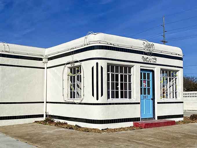 Boots Court Motel's Art Deco curves and vintage charm transport you straight back to Route 66's golden era.