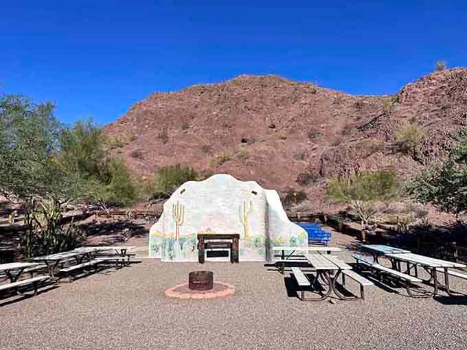 Even the amphitheater gets a desert makeover, complete with saguaro murals and mountain backdrop drama.