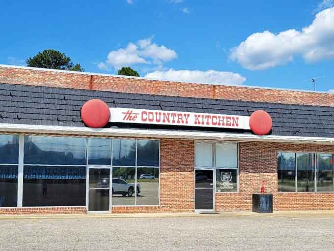 Country cooking served buffet-style means you can go back for seconds without anyone raising an eyebrow. Hallelujah.