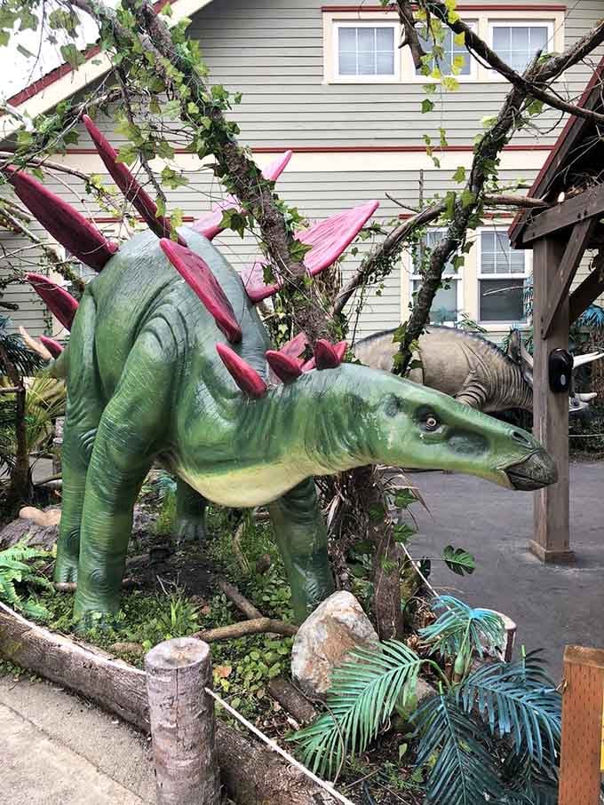 Even the dinosaurs know where to find a good meal, though their extinction might've been avoided with burgers like these.