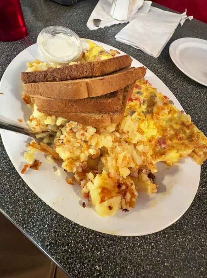 The gyro omelet proves that fusion cuisine works beautifully when someone actually knows what they're doing here.