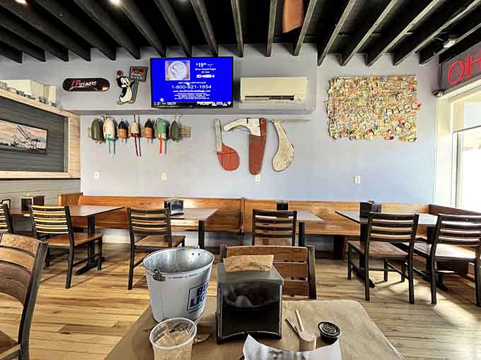 Multiple seating areas mean you can find your perfect crab-picking spot, whether you prefer corner privacy or center action.