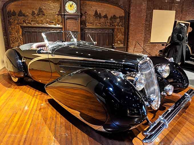 Sleek curves and gleaming chrome that make modern sports cars look like they're not even trying anymore.