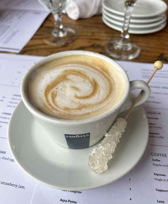 Coffee art so pretty you'll feel guilty drinking it, but you'll get over that feeling pretty quickly, trust me.