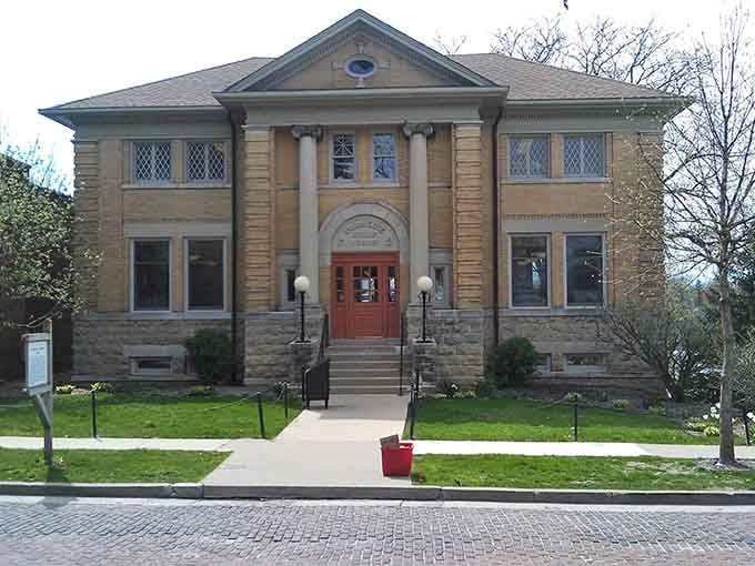 Classical revival architecture housing books and knowledge, because even small towns deserve buildings that inspire while they educate visitors.