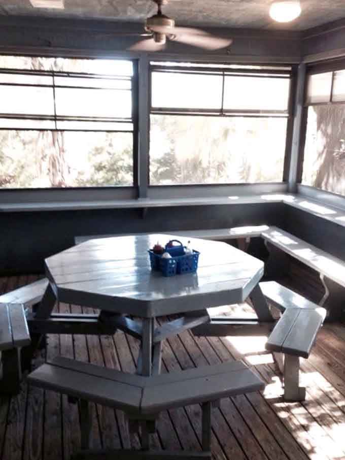 Windows all around mean you can watch the Lowcountry scenery while enjoying your seafood feast.