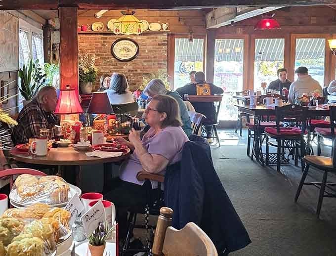 Real people enjoying real food in a real restaurant&mdash;this is what dining out should always feel like, honestly.