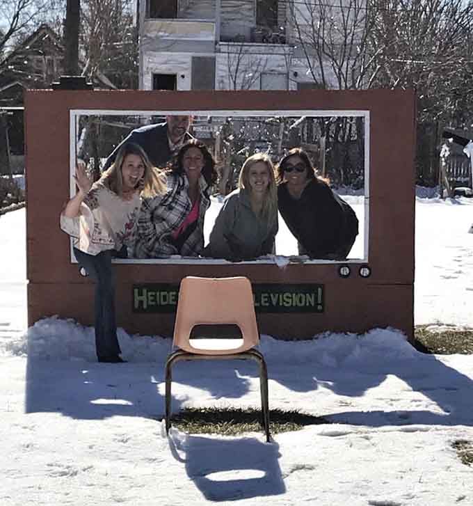 Heidelberg Television offers the best programming you'll ever watch: your own smiling face framed by pure imagination.