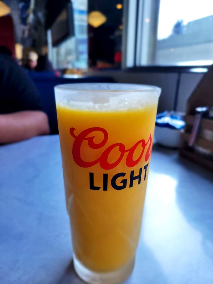 Fresh-squeezed orange juice in a classic diner glass: proof that some traditions never go out of style.