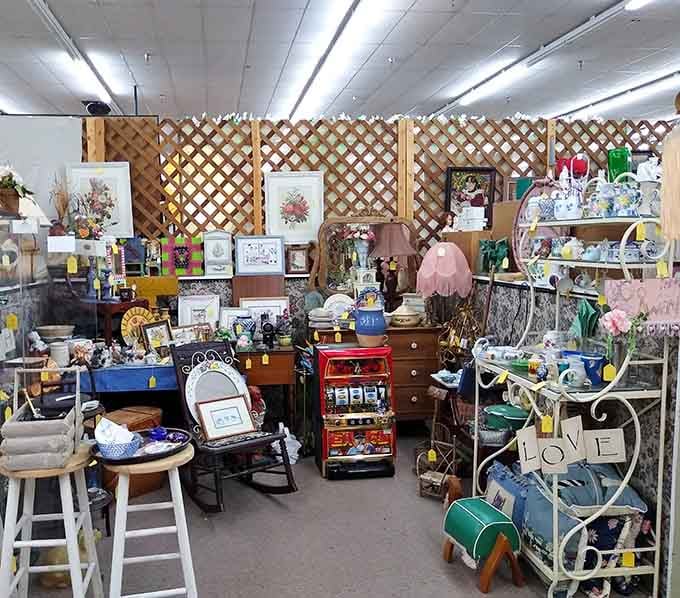 Vintage slot machines and eclectic finds create vignettes that Instagram dreams are absolutely made of.