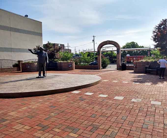 Green space dedicated to the Colonel himself, where kids play and families picnic in Kentucky's fresh air.