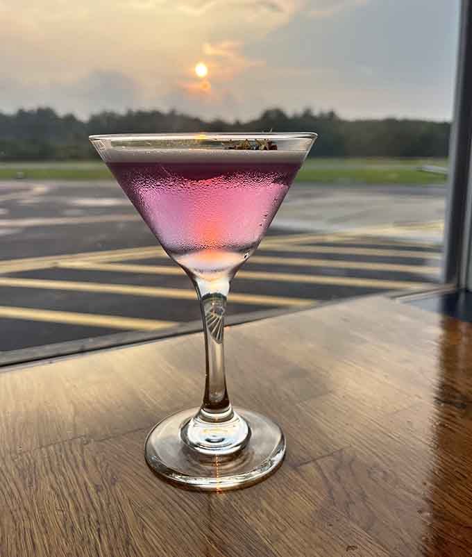 Sunset cocktails with a runway backdrop – because sometimes life hands you moments that belong in a travel magazine spread.