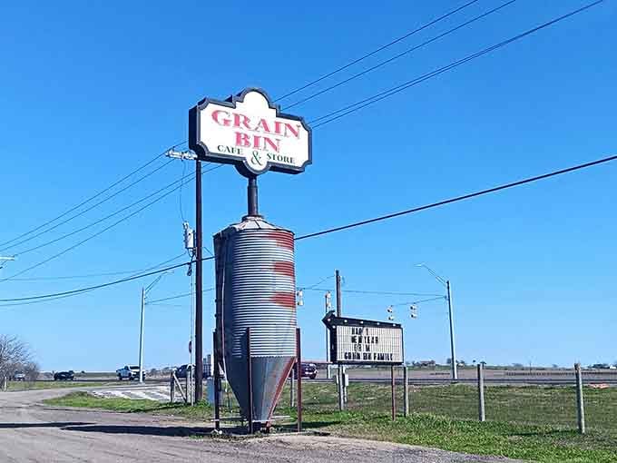 You can't miss that actual grain bin turned roadside beacon calling hungry travelers from miles away.