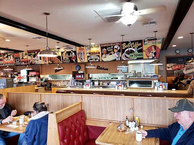 Locals know the best spots, and these folks clearly understand that Jerry's is where breakfast happens right.