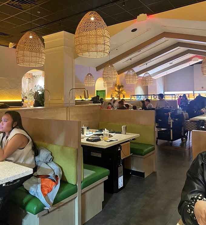 When the dining room fills up like this, you know you've found where the smart eaters congregate nightly.